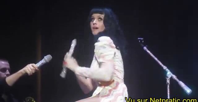 Katy Perry Fail à la flûte - Netpratic